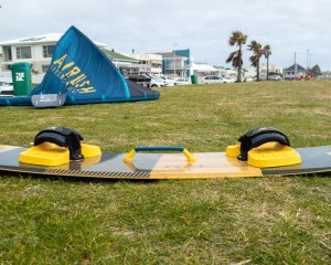 Airush Switch 138 x 41cm 2022 | Kitesurfing Reviews » Boards » Twin ...